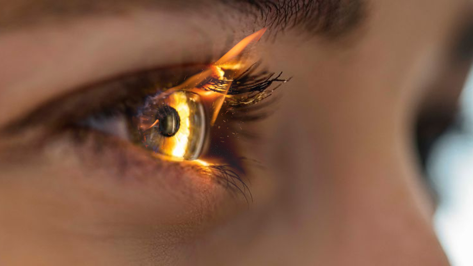 How to Stop the Burning Feeling from Contact Lenses